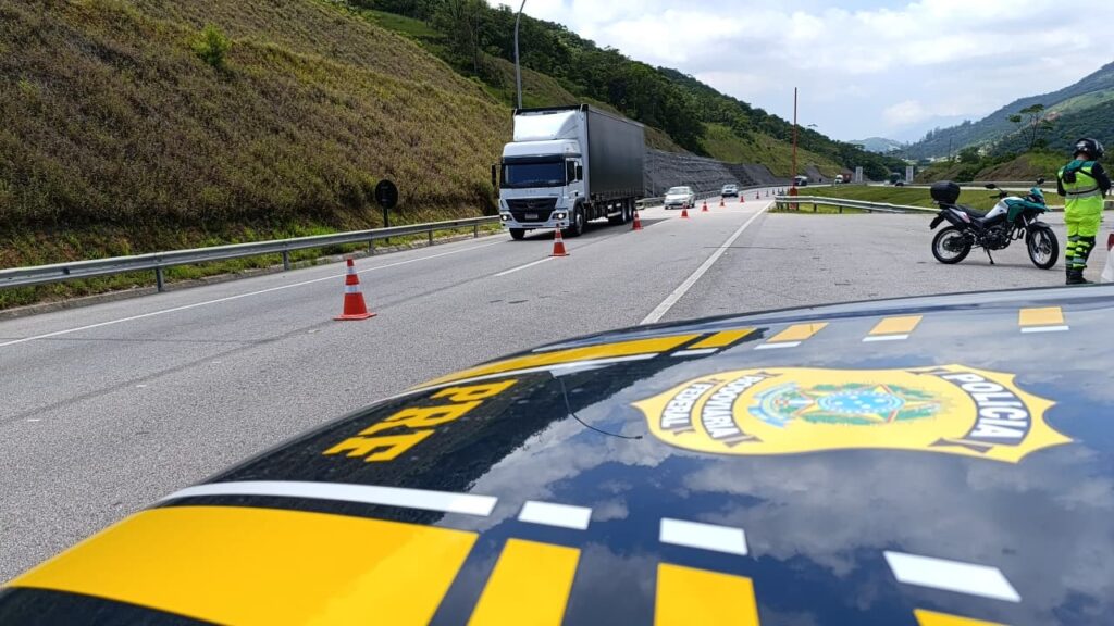 Manifestantes fecham Contorno Viário da Grande Florianópolis - Tudo Aqui SC